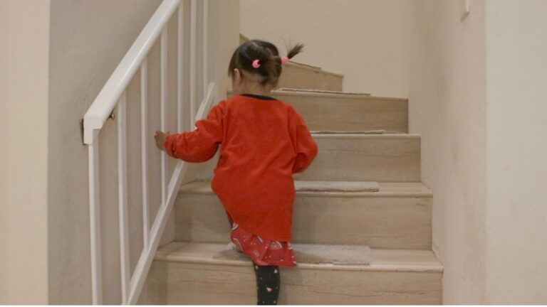 How To Make A Sturdy Stair Railing From An Idle Baby Crib Side - Square ...